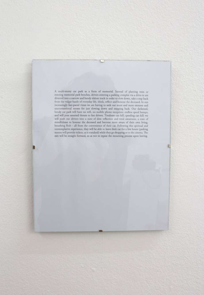 Orsolya Bajusz / Laura Yuile : MAUVE